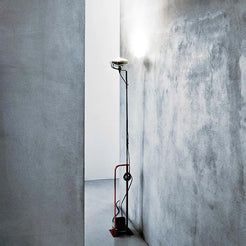 FLOS（フロス）Toio ブラック H1580〜1950mm - YAMAGIWA OnlineStore